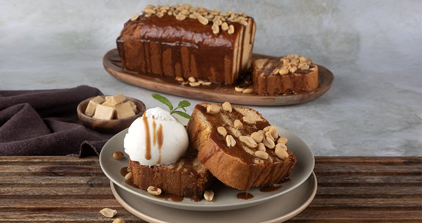 Κέικ με φιστικοβούτυρο και καραμέλες | Άκης Πετρετζίκης