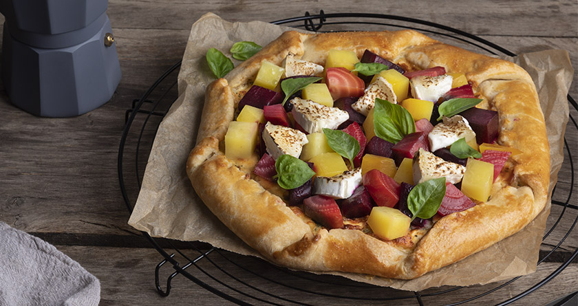 Galette με πολύχρωμα παντζάρια και κατσικίσιο τυρί | Άκης Πετρετζίκης