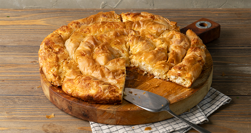 Μπανίτσα με φέτα (βουλγάρικη τυρόπιτα) | Άκης Πετρετζίκης