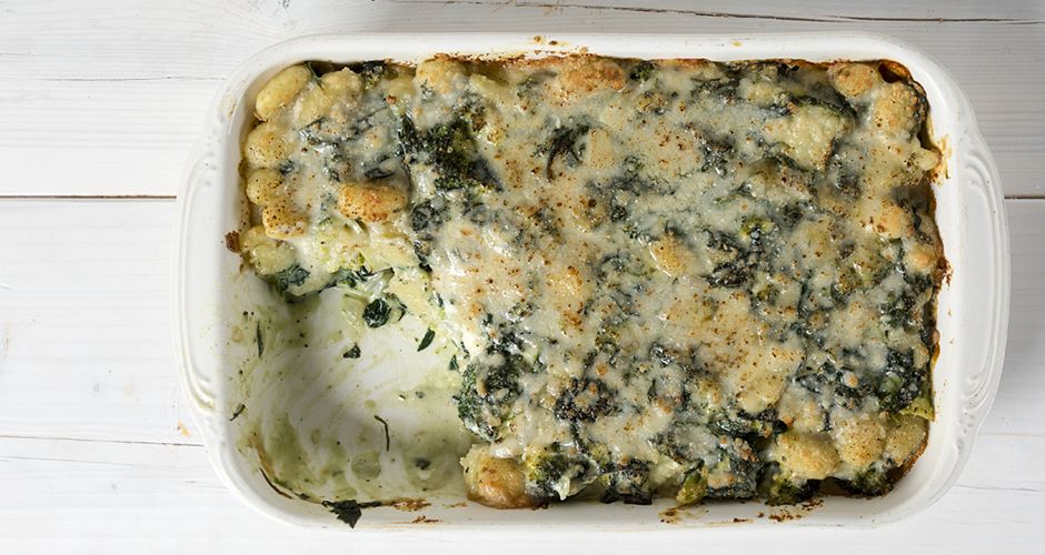 Νιόκι ογκρατέν με μπρόκολο και σπανάκι | Άκης Πετρετζίκης