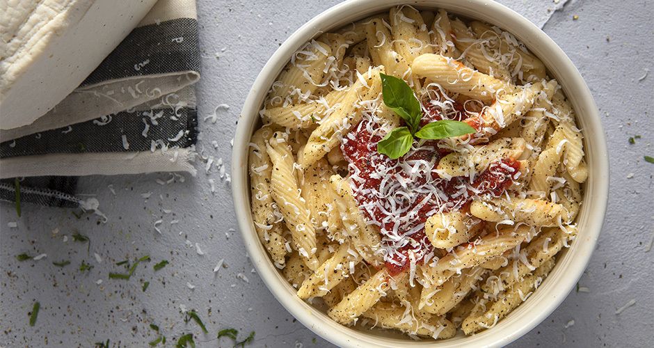 Strascinati with tomato sauce | Akis Petretzikis