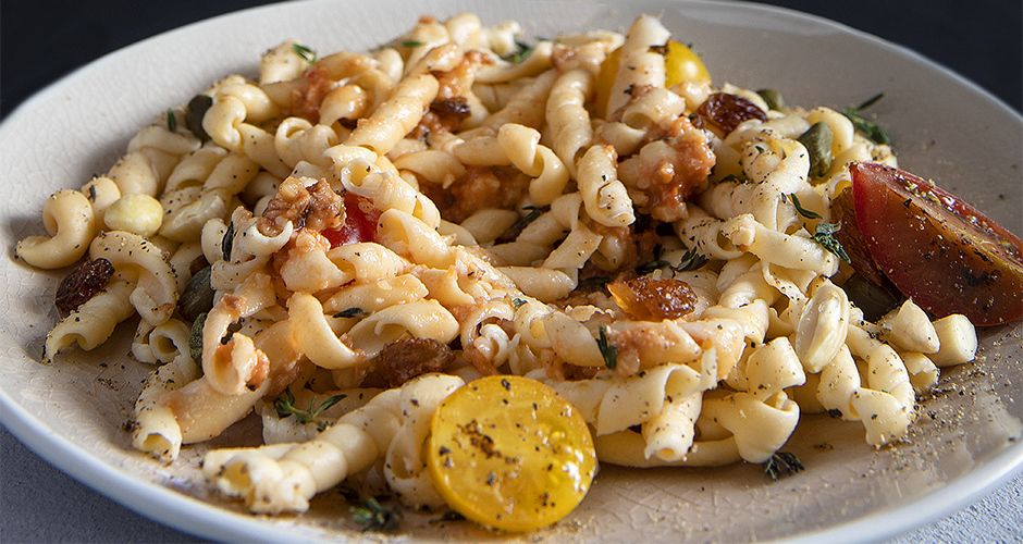 Fusilli pasta with anchovy sauce | Akis Petretzikis