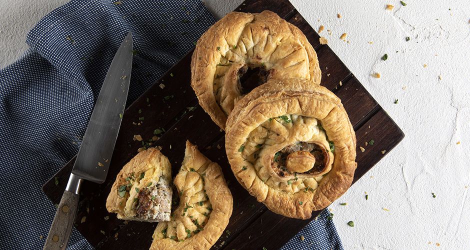 Mini beef pithiviers | Akis Petretzikis