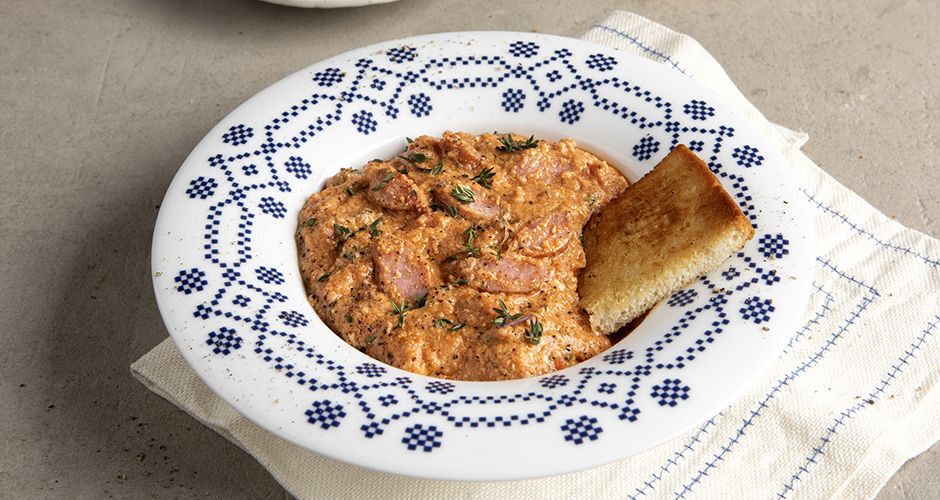 Sausage kagianas – Greek scrambled eggs | Akis Petretzikis