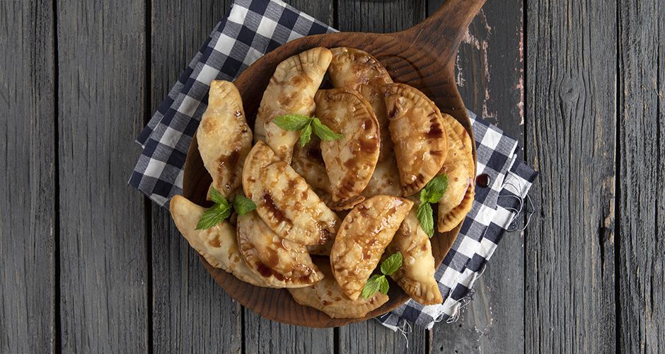 Greek cheese pies from Milos – Pitarakia | Akis Petretzikis