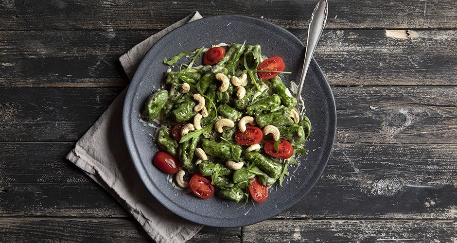 Creamy spinach pasta | Akis Petretzikis