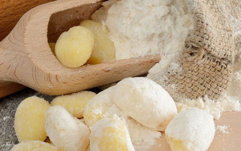 Σπιτικά νιόκι πατάτας | Άκης Πετρετζίκης