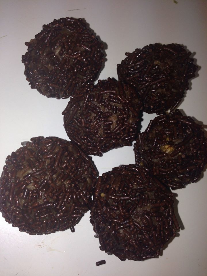 Τρουφάκια | Άκης Πετρετζίκης